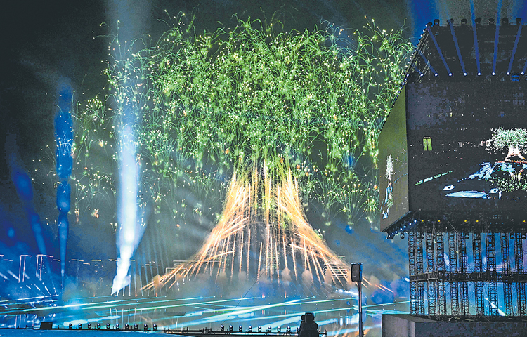 వెలుగులు విరజిమ్మిన వృక్షం | Opening ceremony of the event in China on ...