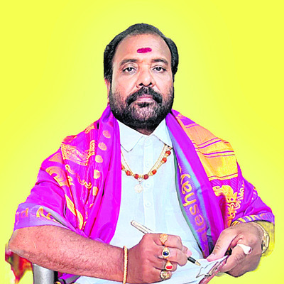 బతుకమ్మ విశిష్టతపై పాట.. | - | Sakshi