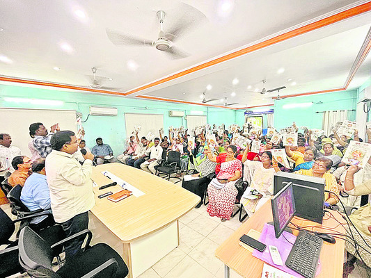 ప్రజల్లోకి ‘సూపర్‌ జీఎస్టీ .. సూపర్‌ సేవింగ్స్‌’ | - | Sakshi
