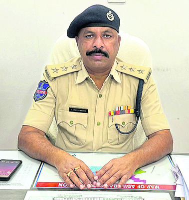 రియల్‌ ఎస్టేట్‌ ముఠా భారీ కుంభకోణం | - | Sakshi