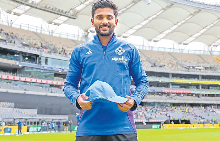 ఆల్‌ ఫార్మాట్‌ రౌండర్‌ | Nitish Kumar Reddy makes his ODI debut | Sakshi