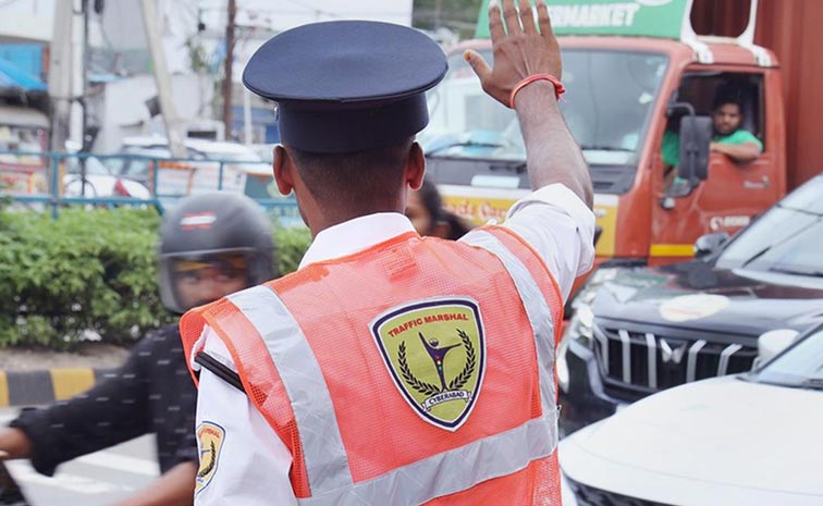 నగరవాసులకు సైబరాబాద్‌ ట్రాఫిక్‌ పోలీసుల హెచ్చరిక | Cyberabad Police ...