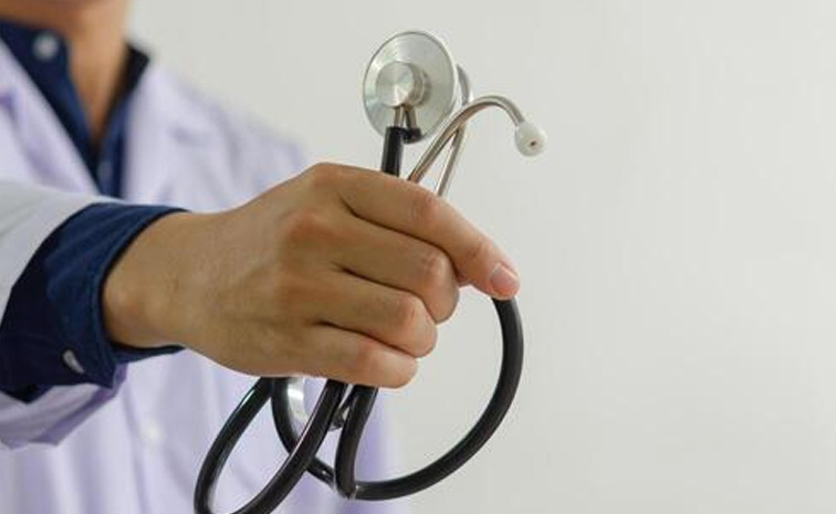 AP: ఆరోగ్య శ్రీ దొంగ బిల్లులతో దోపిడీ.. | A Private Hospital In ...