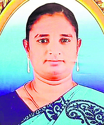 పిల్లలు లేరని మహిళ ఆత్మహత్య | - | Sakshi