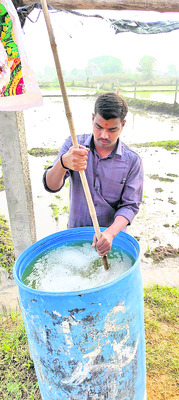 ఆదర్శం.. సుమేష్‌ | - | Sakshi