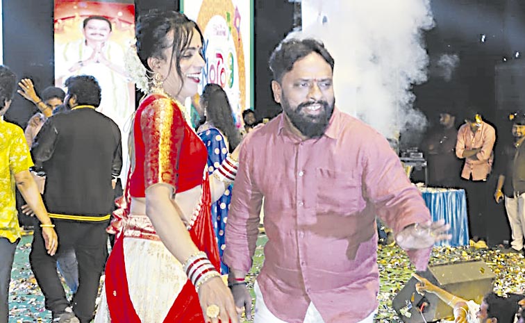 అమాత్యా.. ఛీఛీ ఇవేం పాడు పనులు? | Minister Vasamsetti Subhash dancing ...