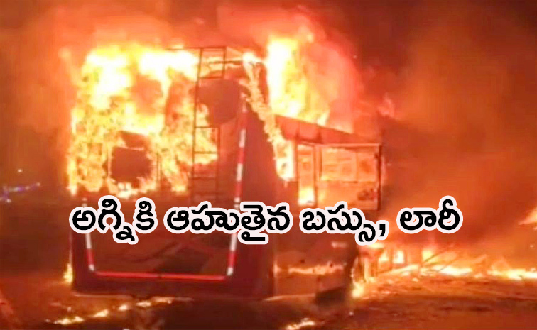నంద్యాలలో ఘోర రోడ్డు ప్రమాదం | Bus Lorry Accident At Nandyal | Sakshi