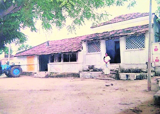 టౌన్‌ మున్సిపాలిటీ నుంచి.. | - | Sakshi