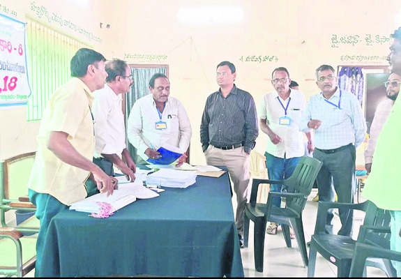 ఎన్నికల పరిశీలకుడిగా పవన్‌కుమార్‌ | - | Sakshi