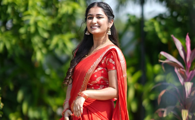 తెలుగు హీరోయిన్‌గా ఇన్‌స్టా ఫేమస్ భామ.. గ్లింప్స్ రిలీజ్ | Social Media ...