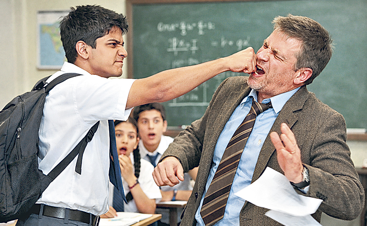 ఇది సొసైటీ... నడబడిక! | students attack teacher inside classroom | Sakshi