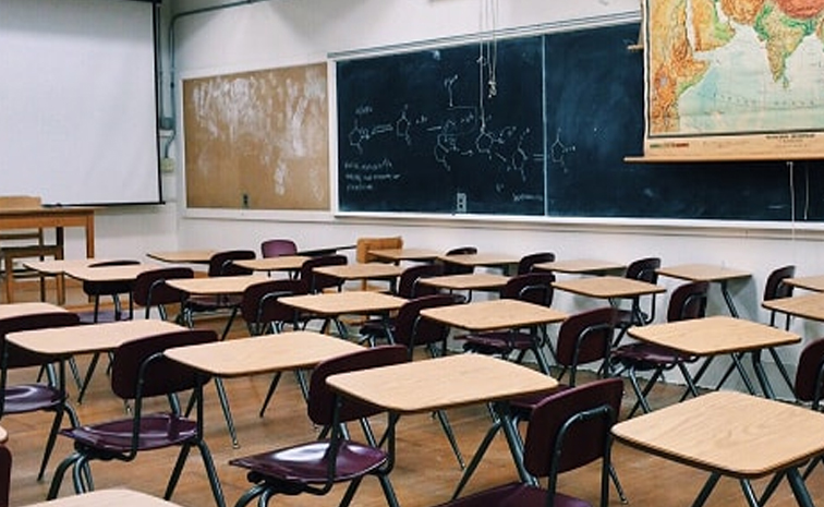 విద్యావ్యవస్థ : చైనాలో అలా.. ఇక్కడిలా! | Educational system in india ...