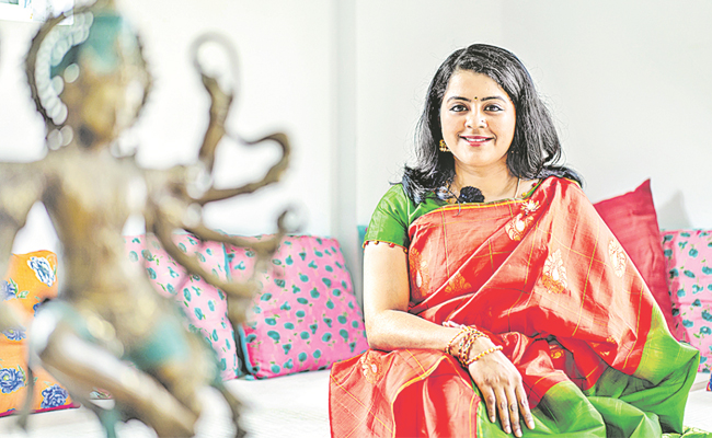 గేమింగ్‌ వరల్డ్‌కు.. పురాణ సౌరభం నింపిన ‘చిత్తం!’ | Charanya Kumar ...