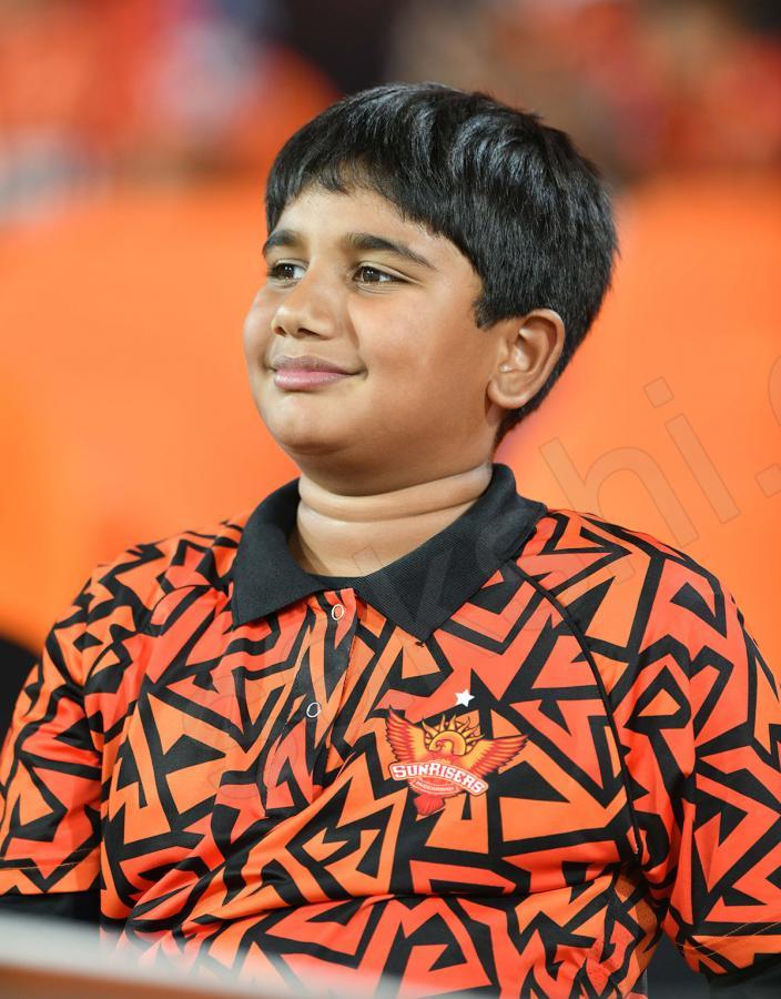 SRH vs RCB :ఉప్పల్‌ స్టేడియంలో తారల సందడి (ఫొటోలు) | Celebrities In SRH ...