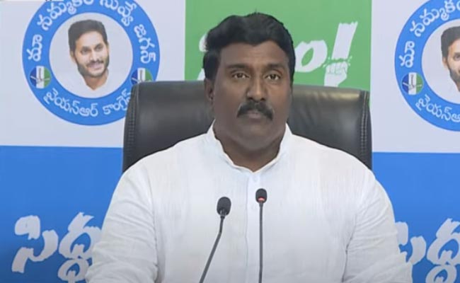 ‘కాపులను పవన్ కల్యాణ్‌ ఎదగనీయటం లేదు’ | pothina mahesh fires on ...