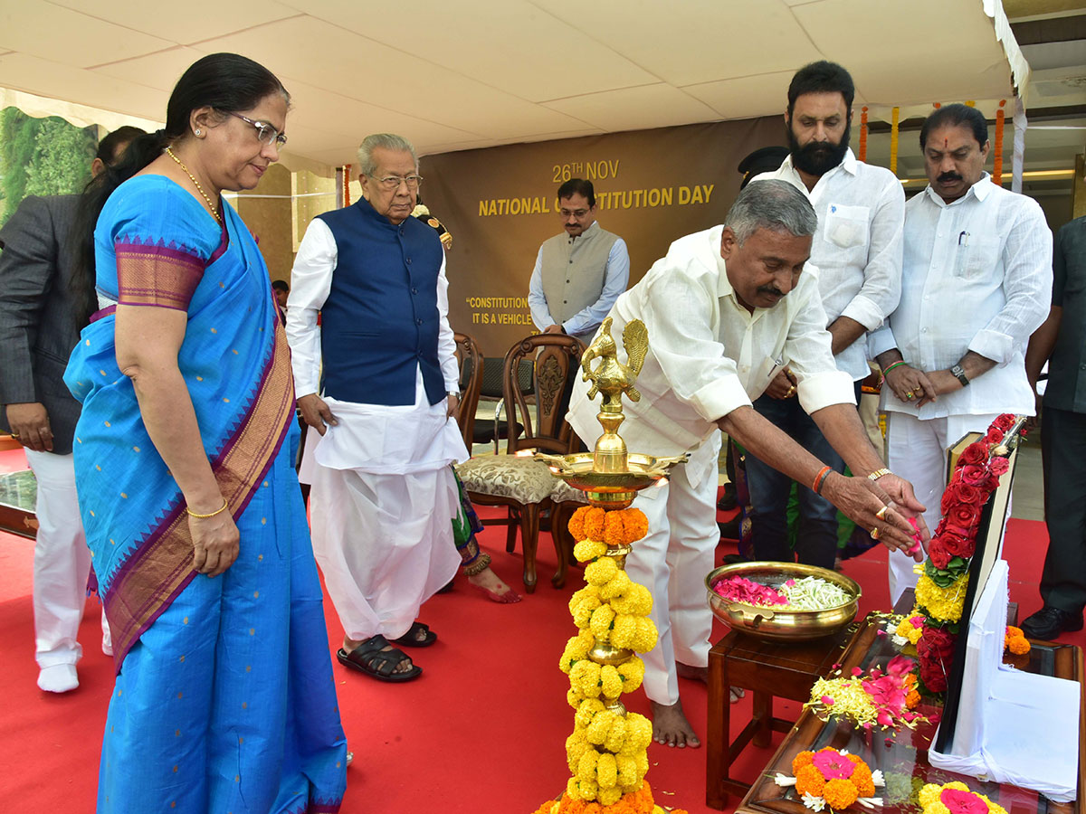రాజ్‌భవన్‌లో ఘనంగా రాజ్యాంగ దినోత్సవ వేడుకలు | Constitution Day ...