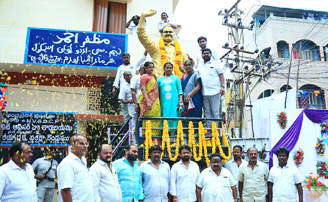 ఏపీ వ్యాప్తంగా వైఎస్సార్‌ వర్థంతి వేడుకలు (ఫొటోలు) | YSR Vardhanthi In ...