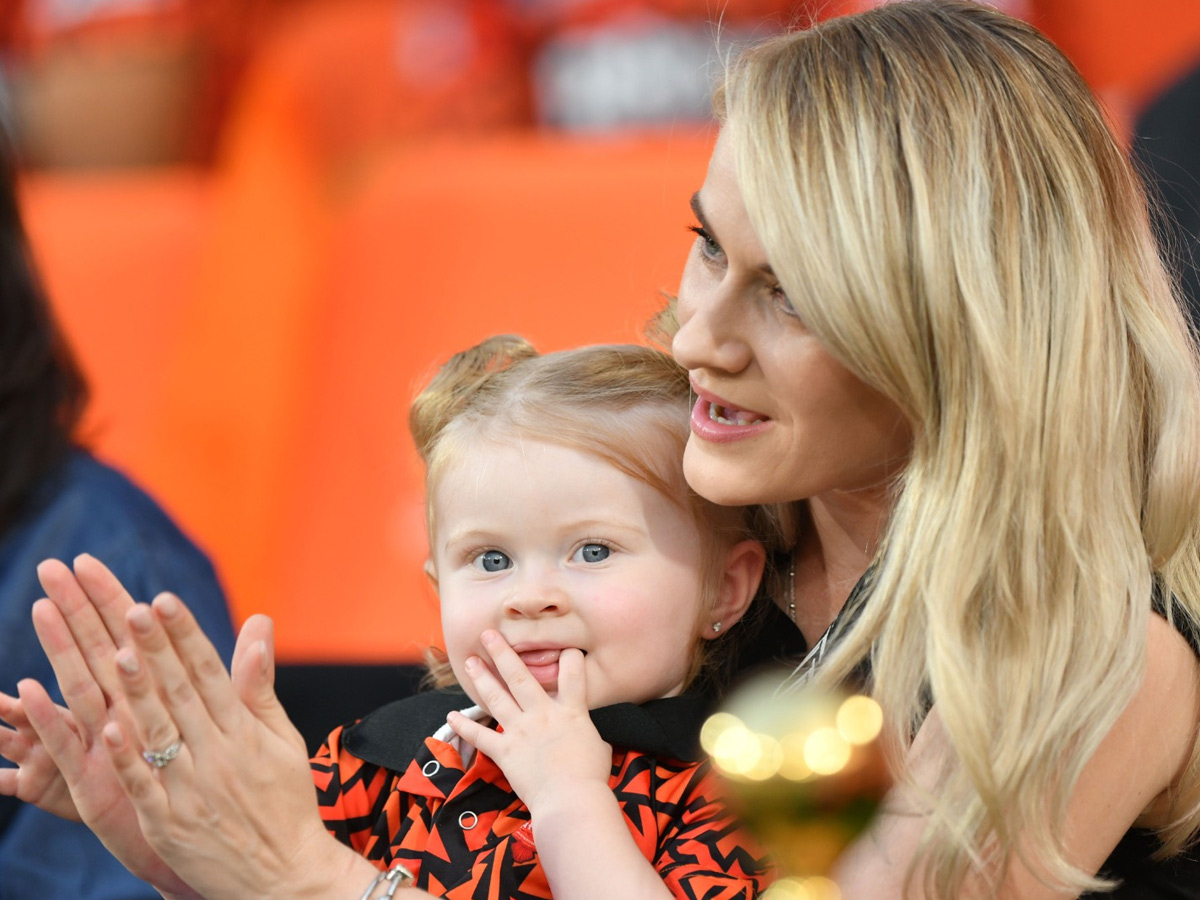 IPL 2024 SRH vs CSK : ఉప్పల్ స్టేడియంలో క్రికెట్ అభిమానులు సందడి ...