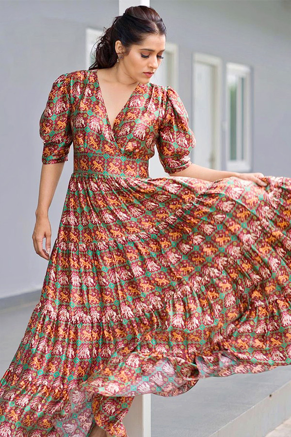 Rashmi Gautam HD Photos: అలాంటి వ్యక్తితోనే నా పెళ్లి.. యాంకర్‌ రష్మి ...