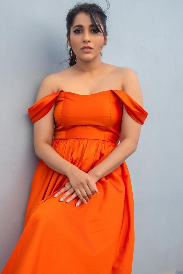 Rashmi Gautam HD Photos: అలాంటి వ్యక్తితోనే నా పెళ్లి.. యాంకర్‌ రష్మి ...