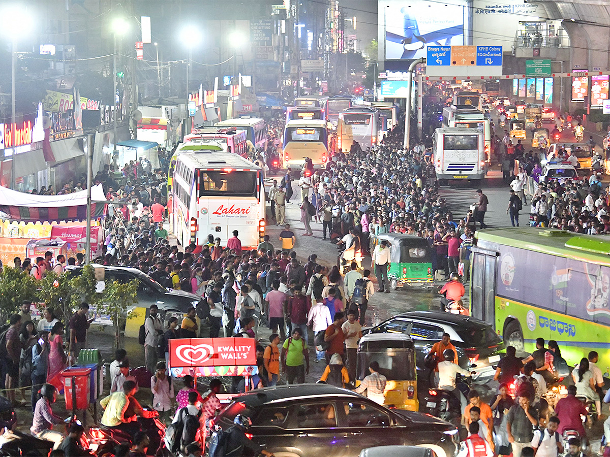 AP Elections 2024: ఛలో ఏపీ.. ఓటు బాటలో పోటెత్తారు (ఫొటోలు) | AP ...