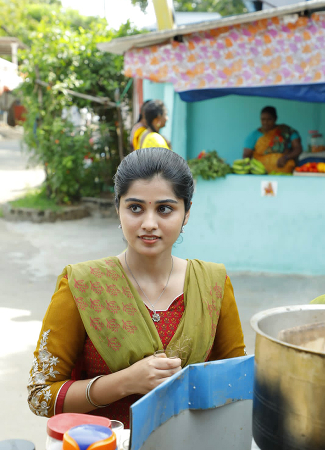 Athira Raj: ‘కృష్ణమ్మ’ మూవీ హీరోయిన్ నటి అథిరా రాజ్‌ (ఫొటోలు) | Actress ...