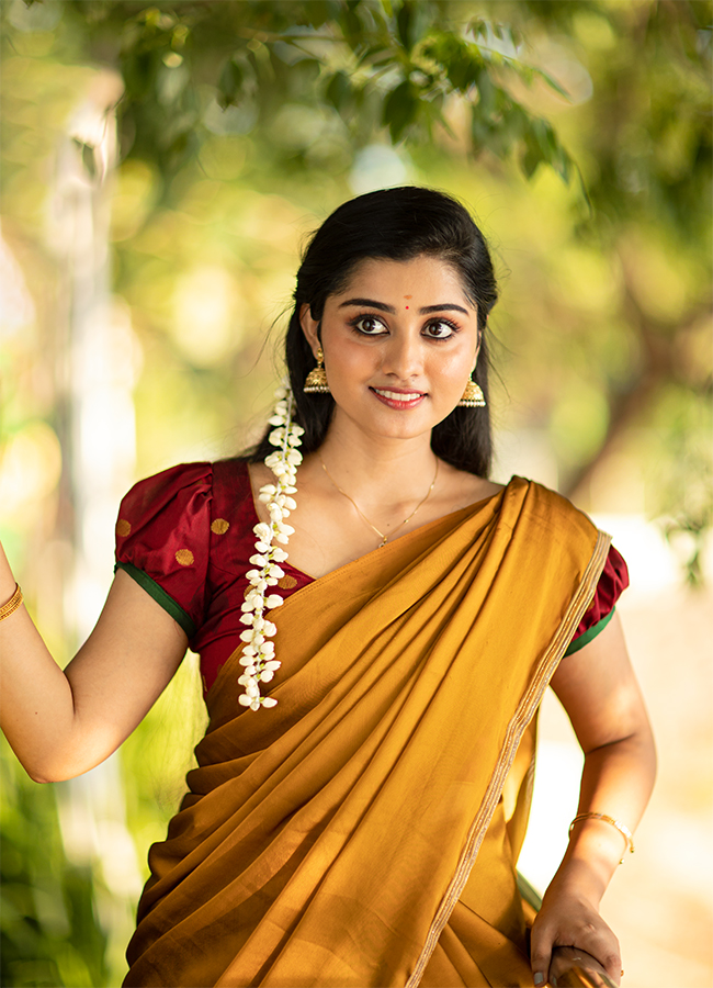 Athira Raj: ‘కృష్ణమ్మ’ మూవీ హీరోయిన్ నటి అథిరా రాజ్‌ (ఫొటోలు) | Actress ...