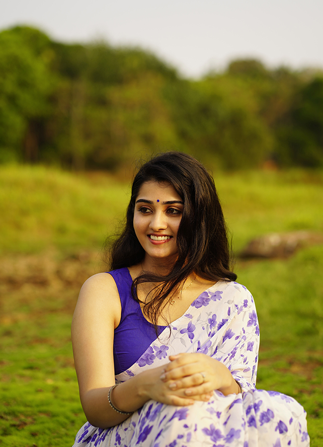 Athira Raj: ‘కృష్ణమ్మ’ మూవీ హీరోయిన్ నటి అథిరా రాజ్‌ (ఫొటోలు) | Actress ...