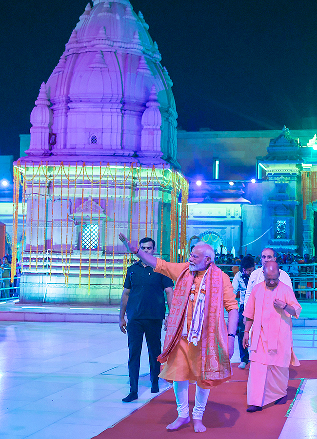 నామినేషన్‌కు ముందు వారణాసిలో పీఎం మోదీ ప్రత్యేక పూజలు.. (ఫొటోలు ...