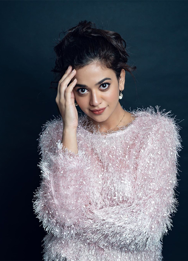 శృతి శర్మ : ‘హీరామండి’లో మెరిసిన ‘ఏజెంట్‌’ హీరోయిన్‌ | Actress Shruti ...