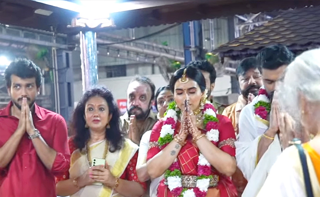 గుడిలో సింపుల్‌గా పెళ్లి చేసుకున్న న‌టుడి కూతురు (ఫోటోలు) | Actor ...