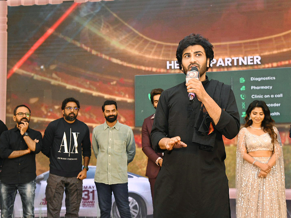'భజే వాయు వేగం' ప్రీ రిలీజ్‌ వేడుక (ఫొటోలు) | Bhaje Vayu Vegam Movie ...