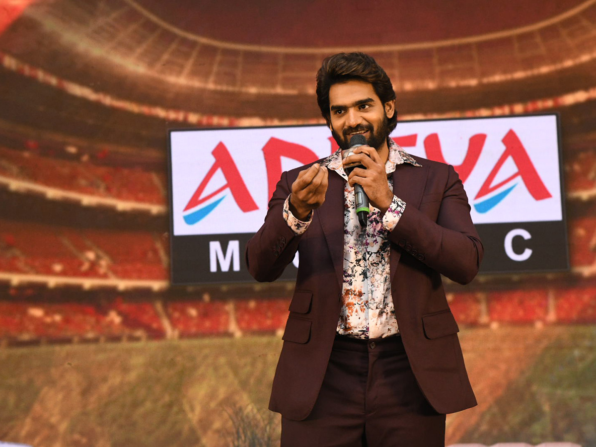 'భజే వాయు వేగం' ప్రీ రిలీజ్‌ వేడుక (ఫొటోలు) | Bhaje Vayu Vegam Movie ...