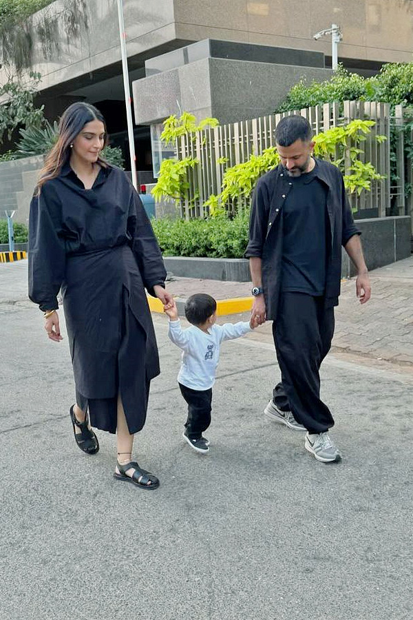 ఫ్రెండ్‌ కోసం పెళ్లినే వాయిదా వేసుకున్న హీరోయిన్‌ (ఫోటోలు) | Sonam ...