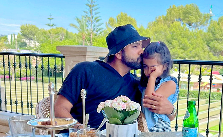 USA: కూతురితో కలిసి ఇసుక గూళ్లు కట్టిన రోహిత్‌ శర్మ (ఫొటోలు) | Rohit ...