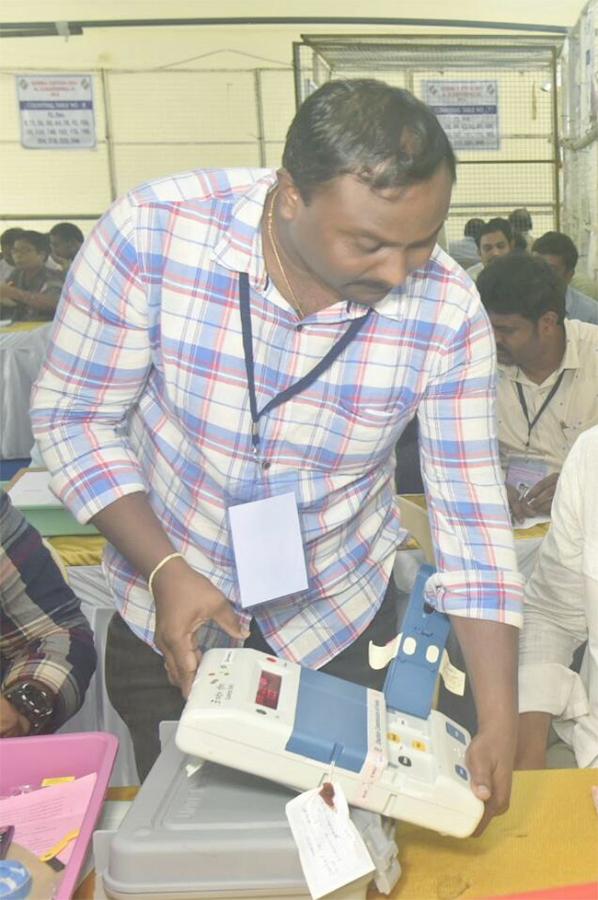 ఏపీలో కొనసాగుతున్న కౌంటింగ్‌ (ఫొటోలు) | AP Election 2024 Counting ...
