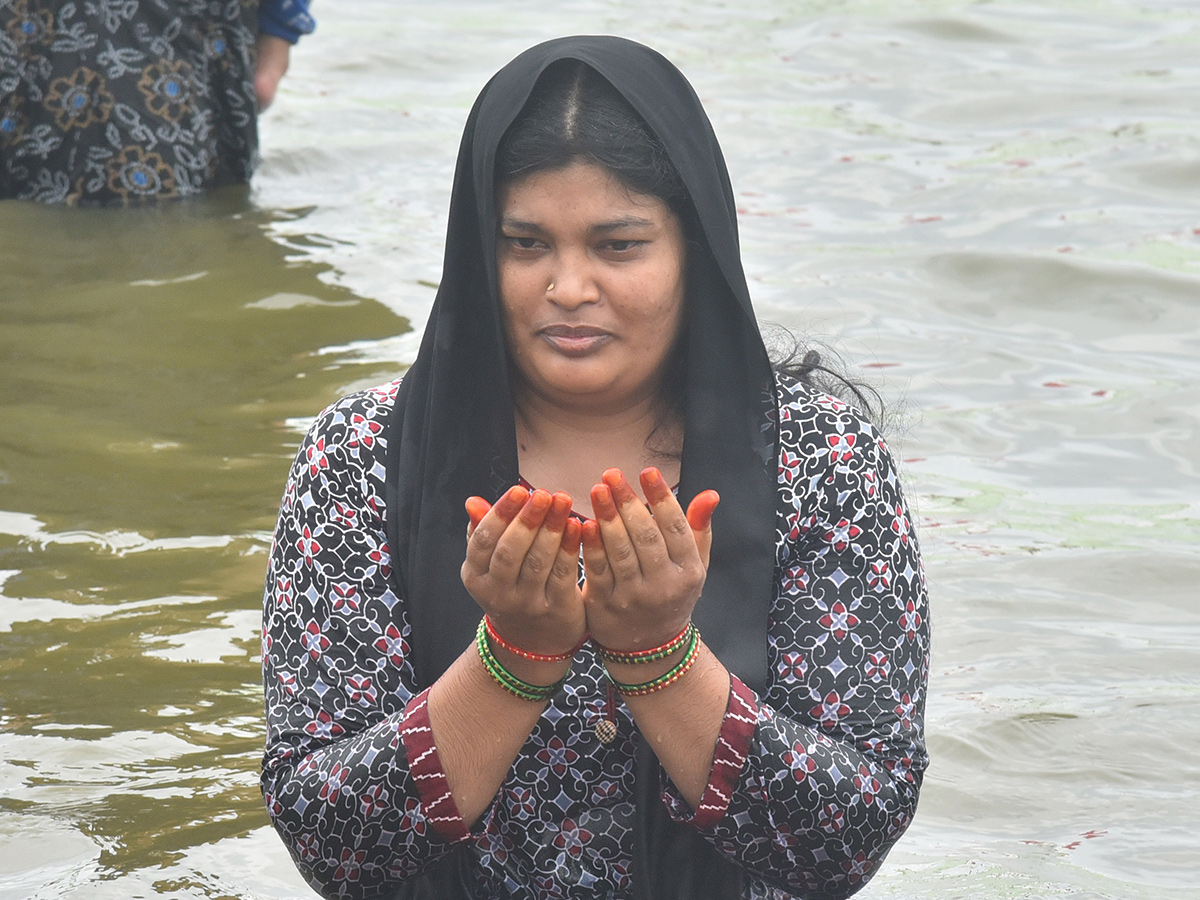 నెల్లూరు : బారాషహీద్ దర్గా వద్ద రొట్టెల పండుగ భక్తుల సందడి (ఫొటోలు ...
