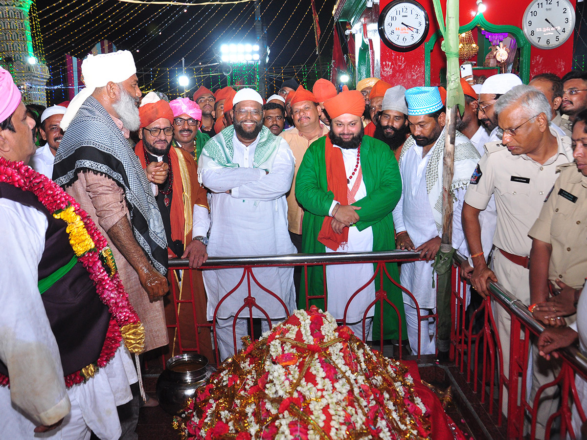 రొట్టెల పండుగ : భక్తజనంతో పరవళ్లు తొక్కిన స్వర్ణాల తీరం (ఫొటోలు ...