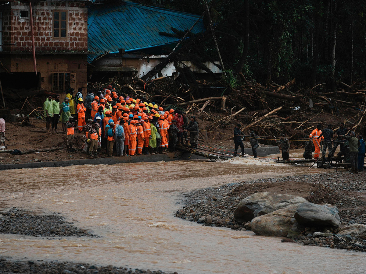 వయనాడ్‌లో వరద బీభత్సం.. కొనసాగుతున్న సహాయక చర్యలు (ఫొటోలు) | wayanad ...