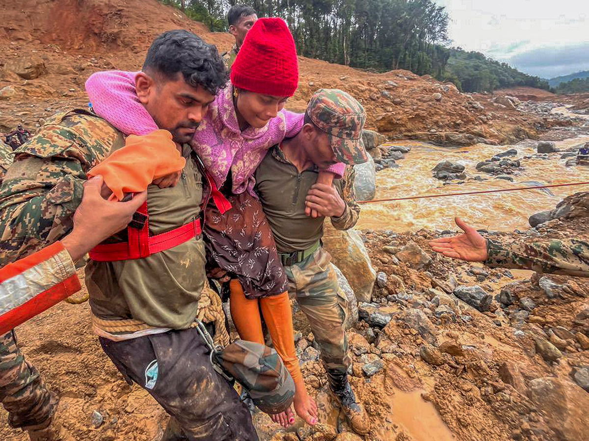 వయనాడ్‌లో వరద బీభత్సం.. కొనసాగుతున్న సహాయక చర్యలు (ఫొటోలు) | wayanad ...