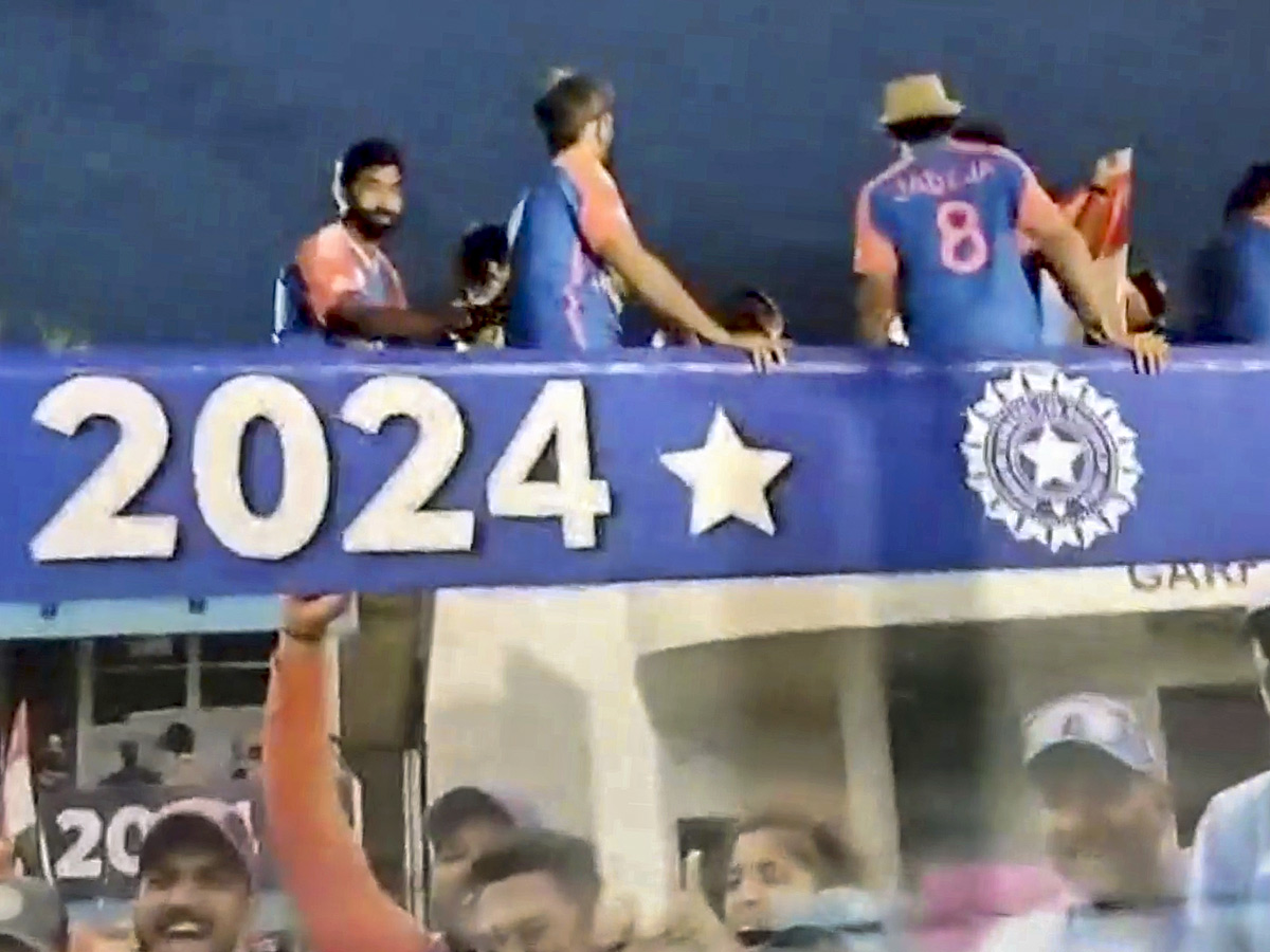 జ‌న‌సంద్రలా ముంబై తీరం.. విశ్వ‌విజేత‌ల విక్టరీ ప‌రేడ్‌ (ఫోటోలు) | T20 ...