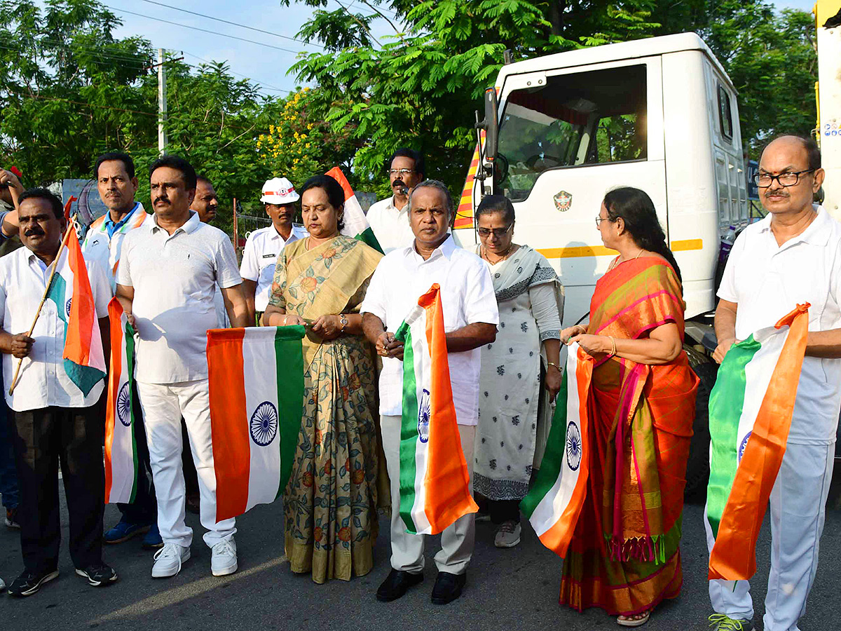 Har Ghar tiranga : ఘనంగా ‘హర్‌ ఘర్‌ తిరంగా’ ర్యాలీ (ఫొటోలు) | Har Ghar ...