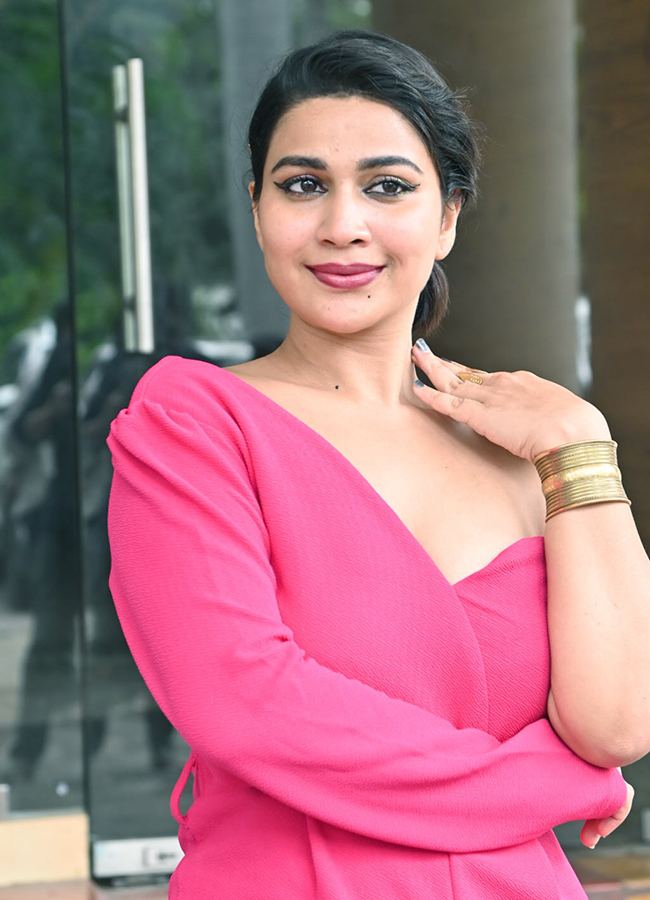 Inaya Sultana : సొగసులు ఒలకబోస్తున్న ఇనయా సుల్తానా..(ఫొటోలు) | Actress ...