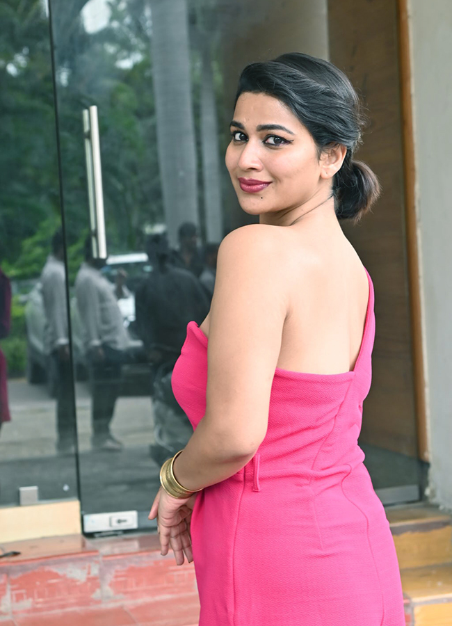 Inaya Sultana : సొగసులు ఒలకబోస్తున్న ఇనయా సుల్తానా..(ఫొటోలు) | Actress ...