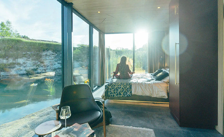 బంగారు ఇల్లు!.. ధర తెలిస్తే గుండె జల్లు (ఫోటోలు) | golden tiny house ...