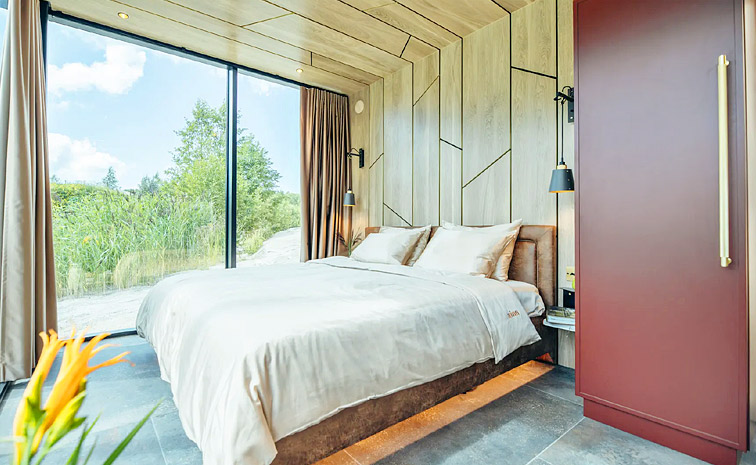 బంగారు ఇల్లు!.. ధర తెలిస్తే గుండె జల్లు (ఫోటోలు) | golden tiny house ...