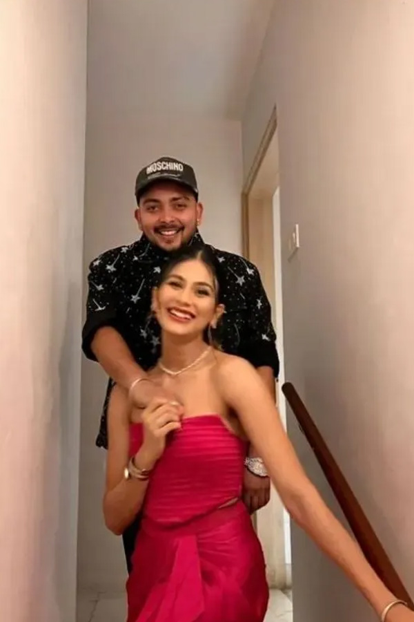 ‘గర్ల్‌ఫ్రెండ్‌’తో లండన్‌లో టీమిండియా ఓపెనర్‌.. ఫొటోలు వైరల్‌ | Bae And ...