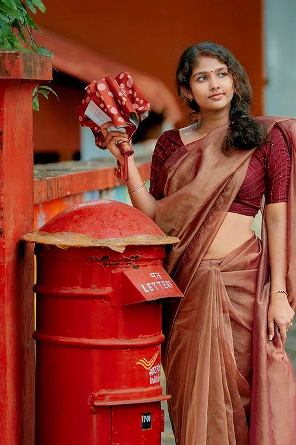 ‘శారీ’ హీరోయిన్‌ బర్త్‌డే సెలెబ్రేషన్స్‌లో ఆర్జీవీ సందడి (ఫోటోలు) | Ram ...