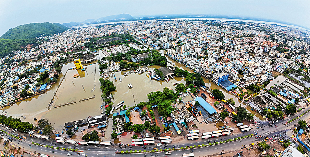 విజయవాడలో బుడమేరు విలయం..ఈ ఫోటోలు చూడండి | vijayawada budameru floods ...