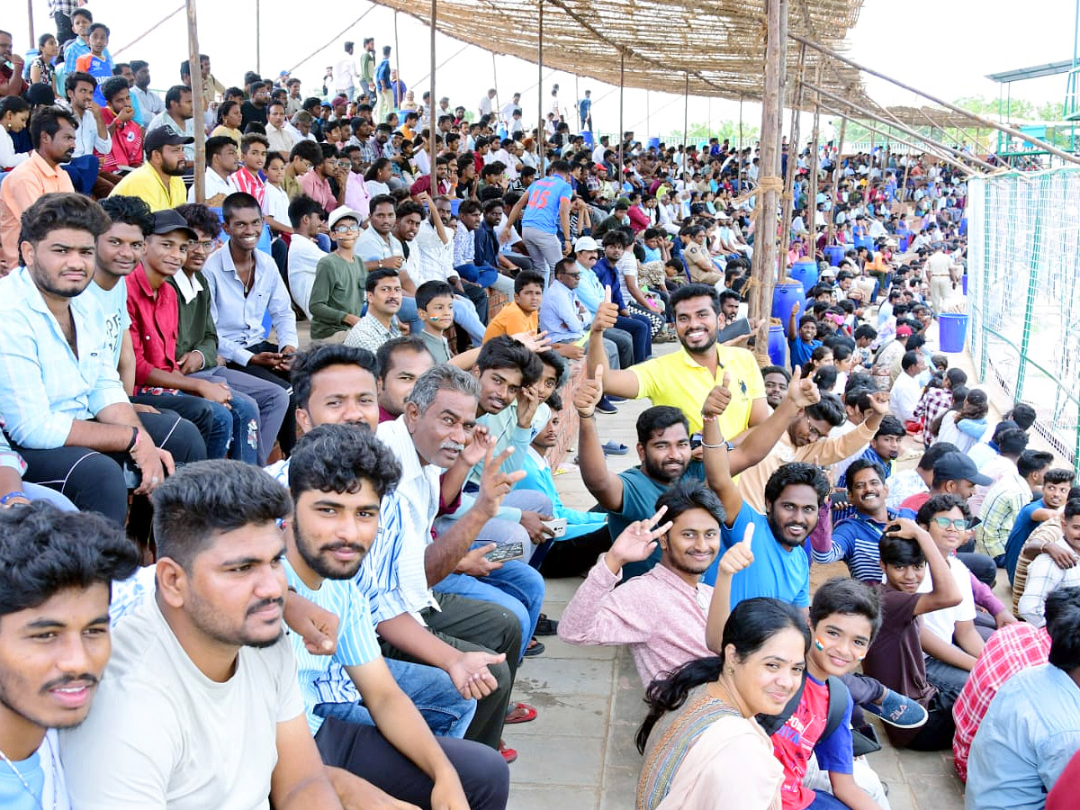 అనంతపురంలో దులిప్‌ ట్రోఫీ: రెండో రోజు హైలైట్‌ ఫొటోలు | Duleep Trophy ...